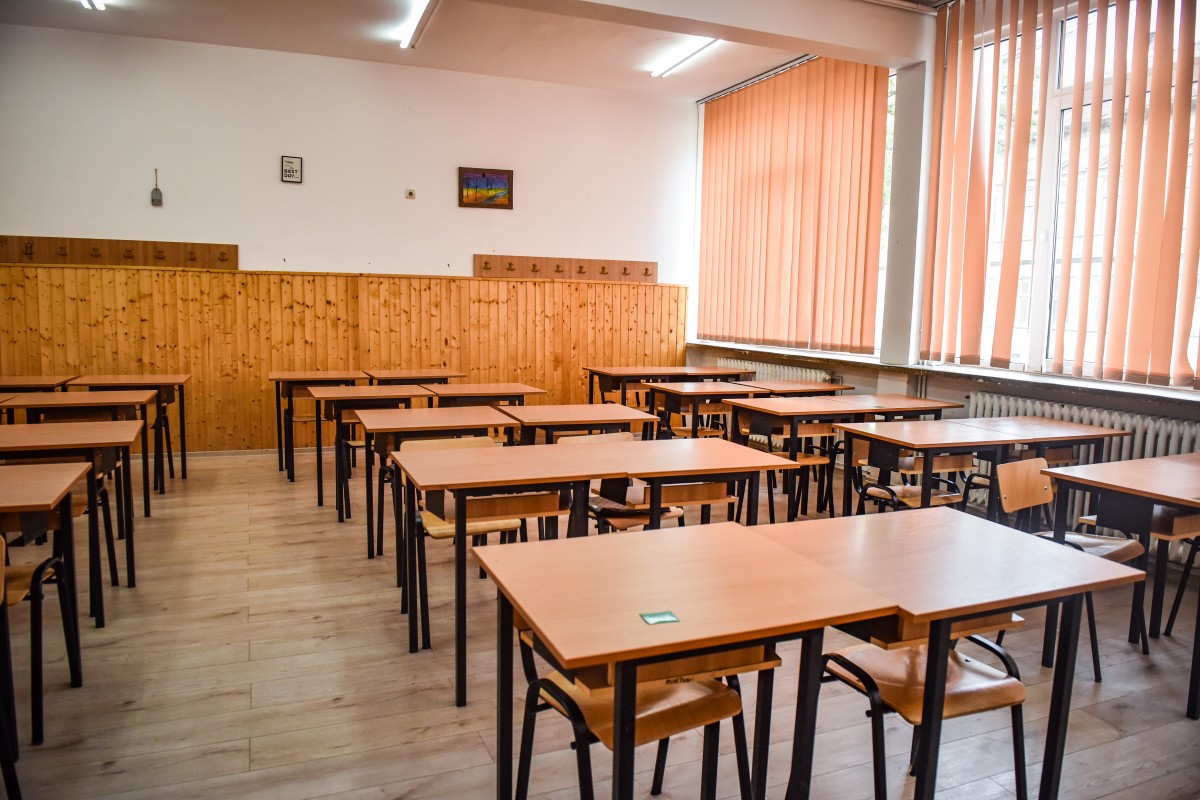 Declin demografic în educație: Școlile din Moldova riscă să piardă 30% ...